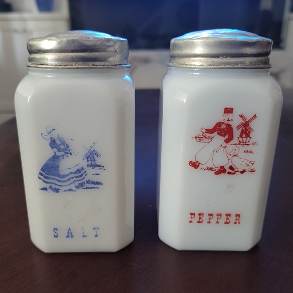 Vintage | Kitchen | Vintage Milk Glass Salt Pepper Shakers | Poshmark